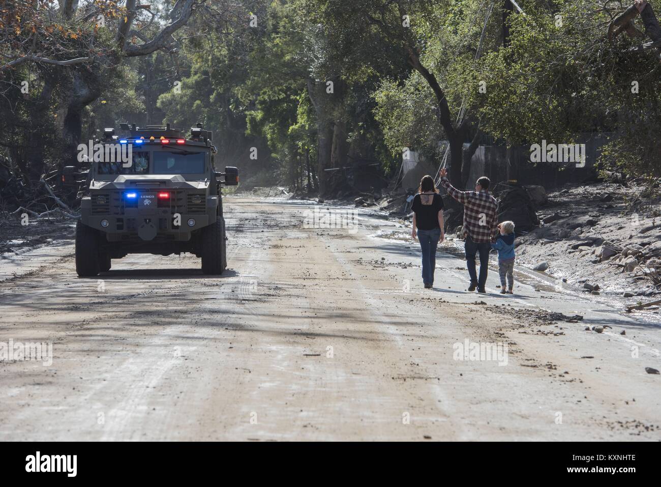 Jan 10, 2018. 10th Jan, 2018. Montecito, California, U.S. - A man waves ...