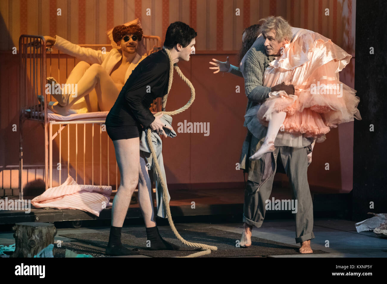 Meiningen, Germany. 10th Jan, 2018. The actors (L-R) Vivian Frey (Ariel ...