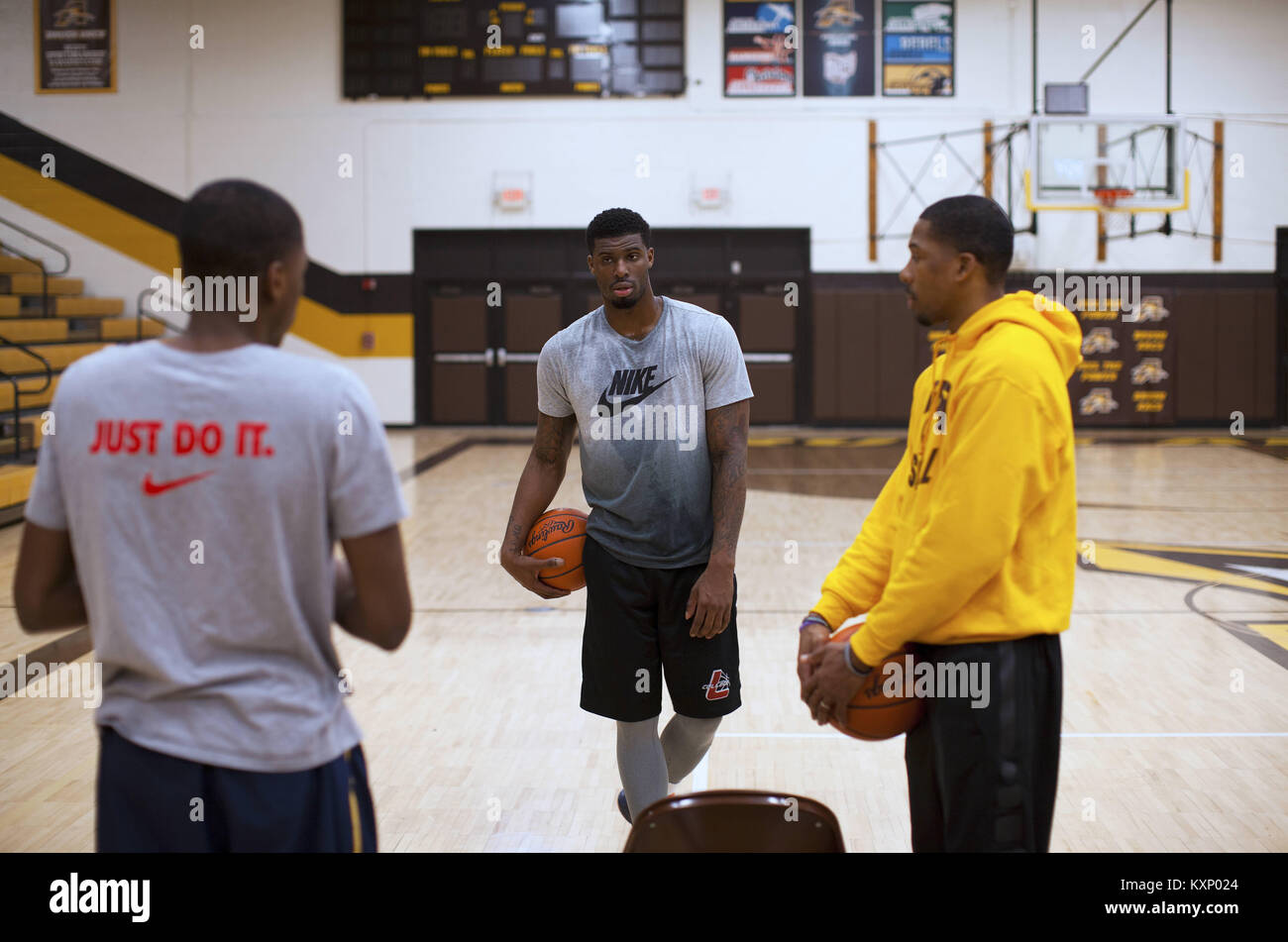 Basketball kidnapping hi-res stock photography and images - Alamy