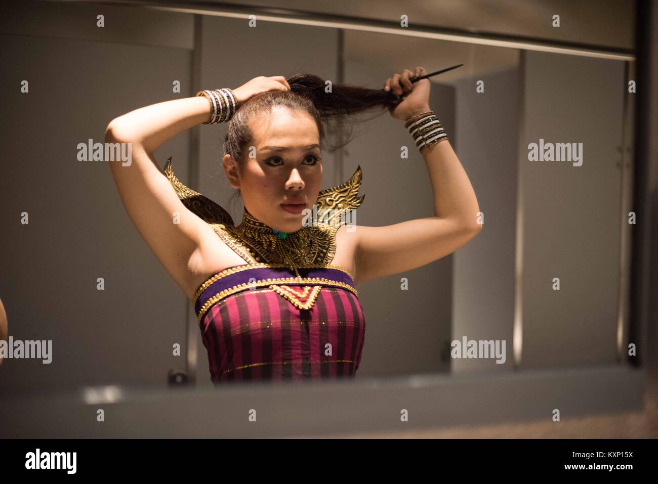Indonesia. 11th Jan, 2018. Gung Diah gets ready in a 4 star hotel ...