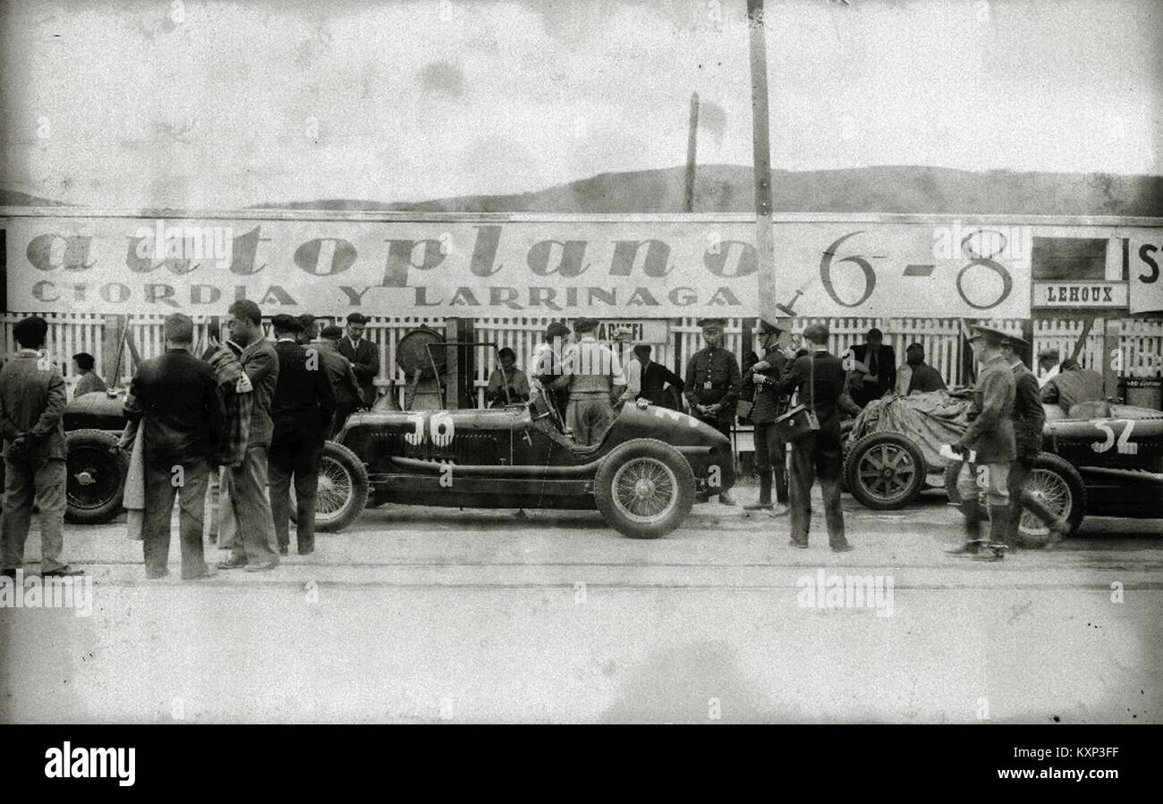 A historical image of a motor racing event at the Lasarte circuit ...