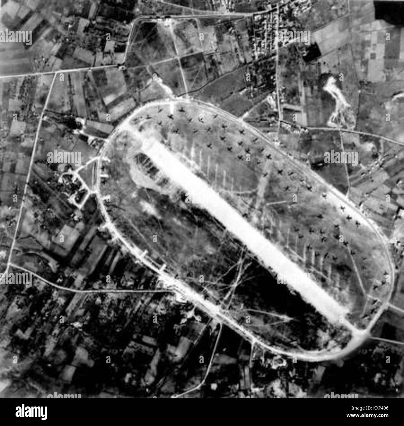 World war ii airplanes, historic Black and White Stock Photos & Images ...