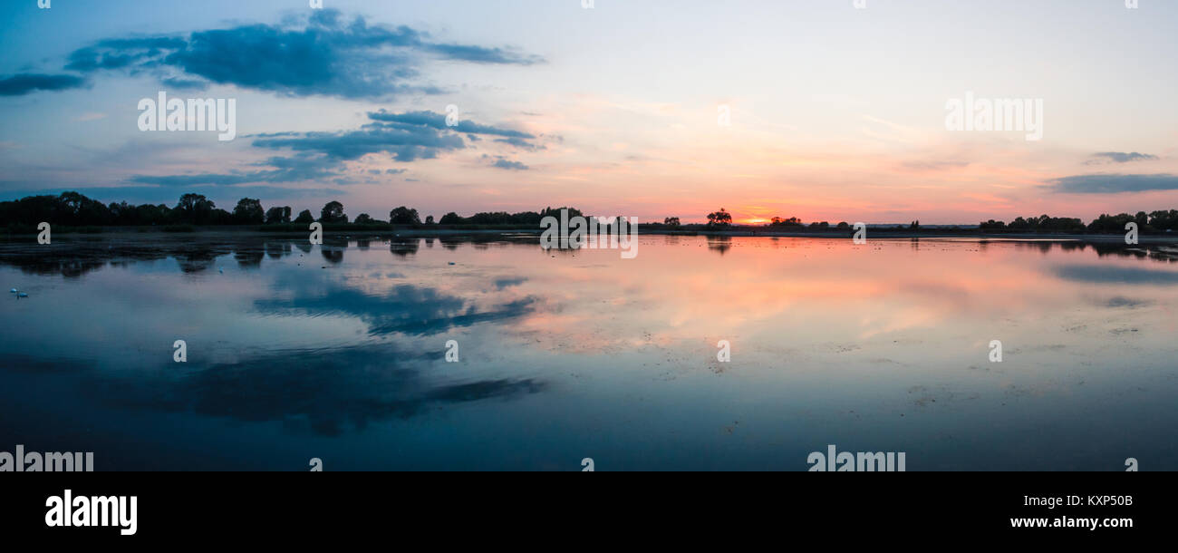 Marsworth reservoir tring hi-res stock photography and images - Alamy