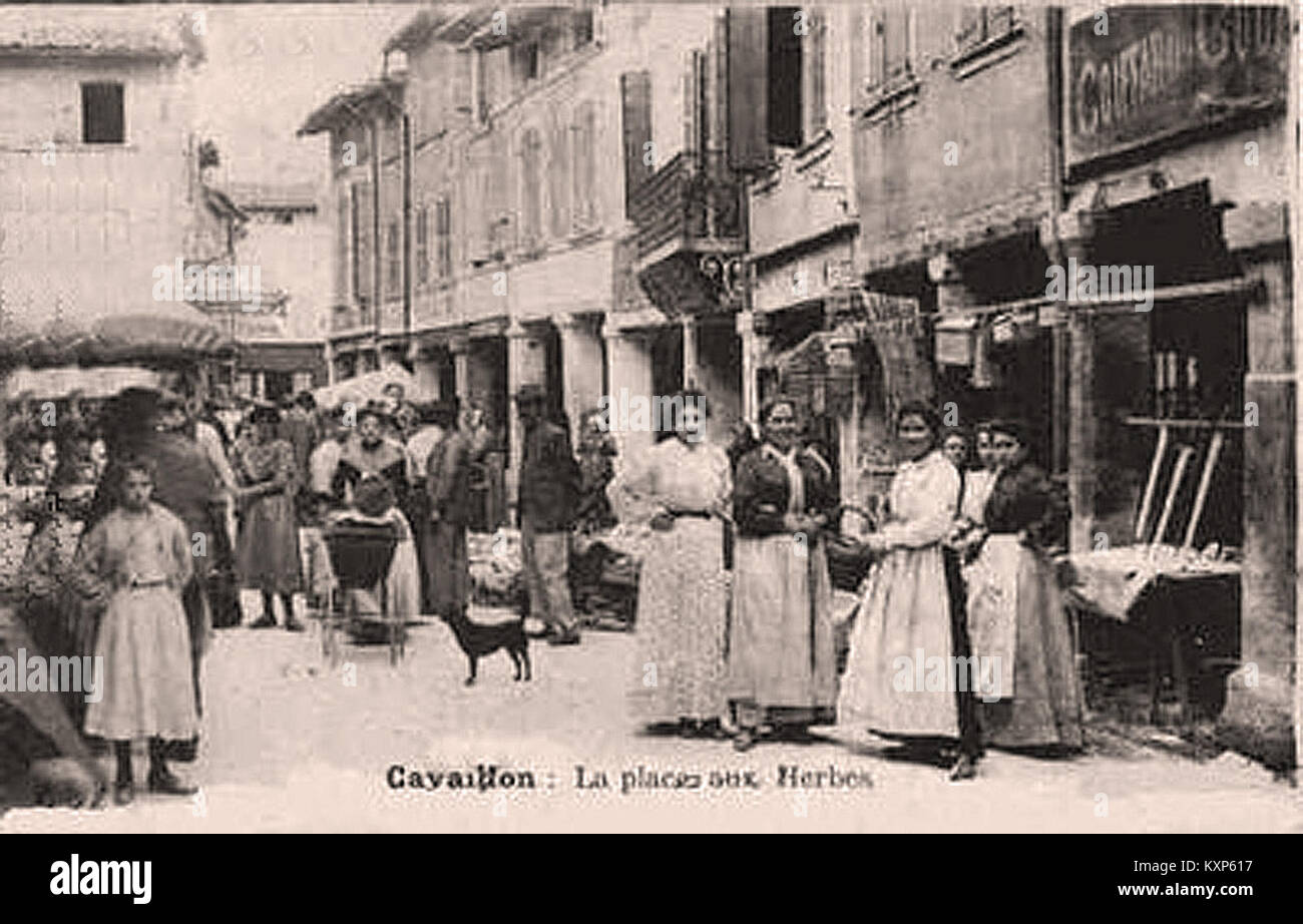 Cavaillon le marché de la Place aux herbes Stock Photo - Alamy