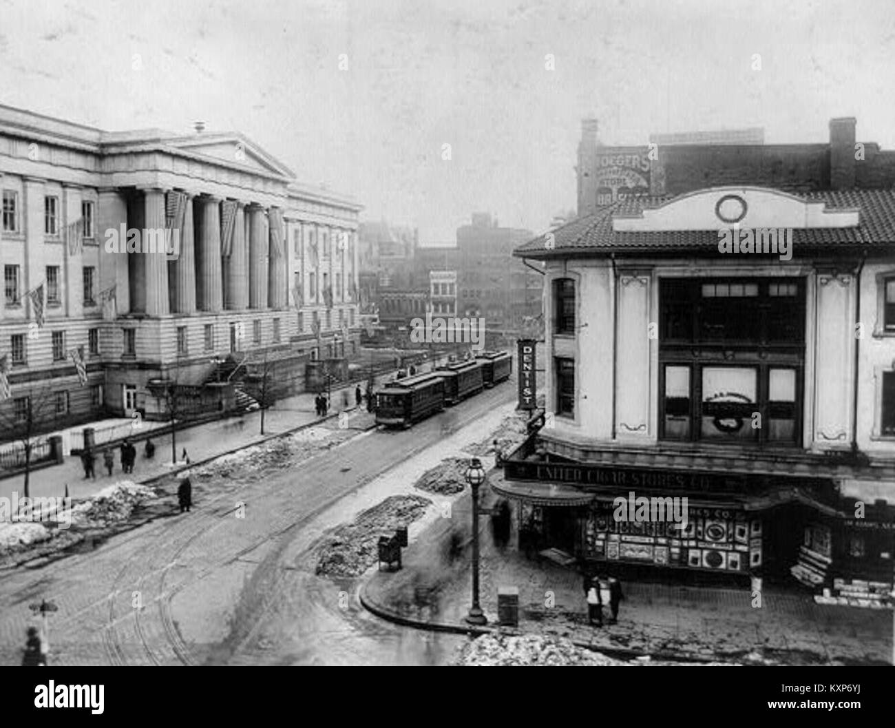 The intersection of 9th and G Streets NW in Washington, D.C., is an ...