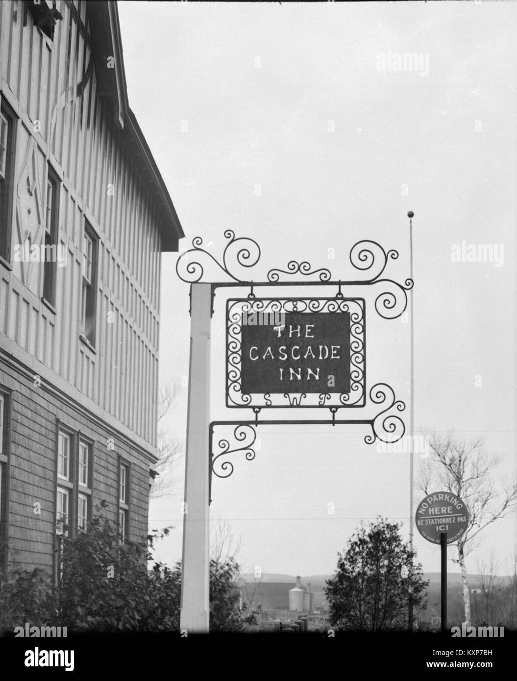 Vintage building signage hi-res stock photography and images - Alamy