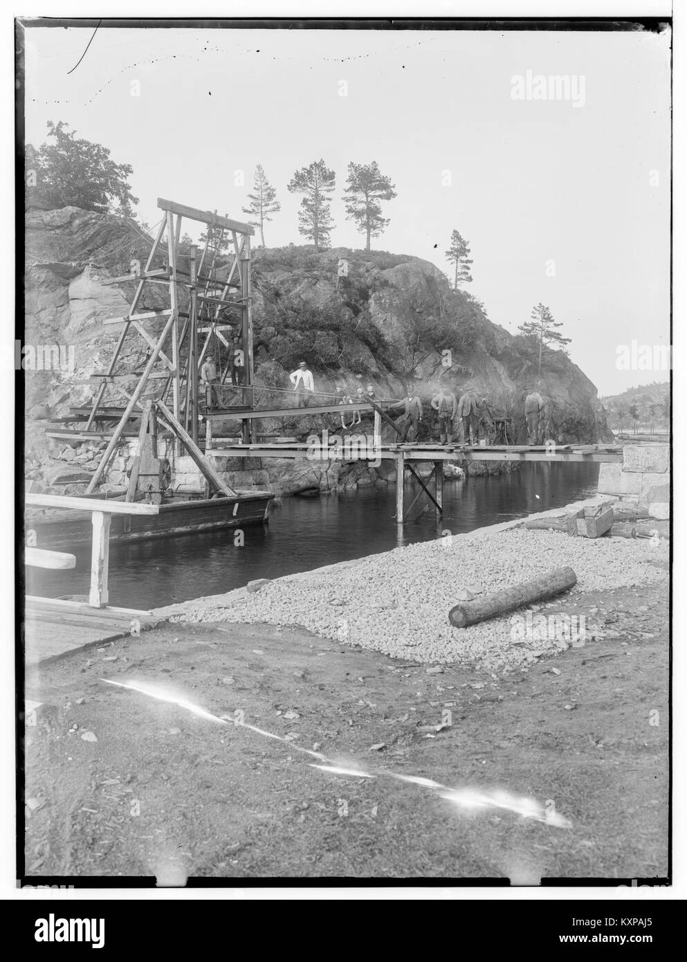 This image shows a bridge under construction over the Sundskanalen in ...