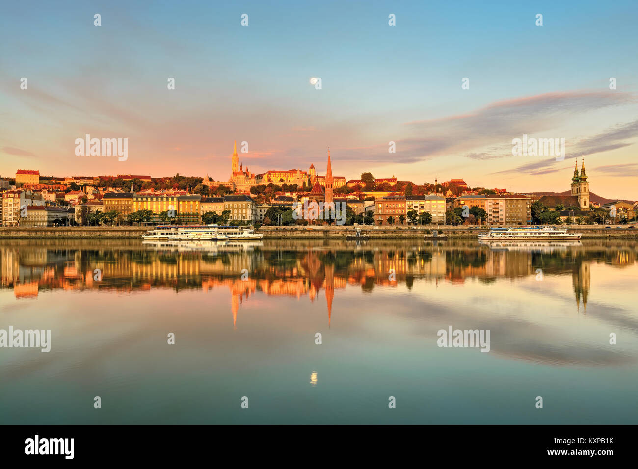 Dawn and moon hi-res stock photography and images - Alamy