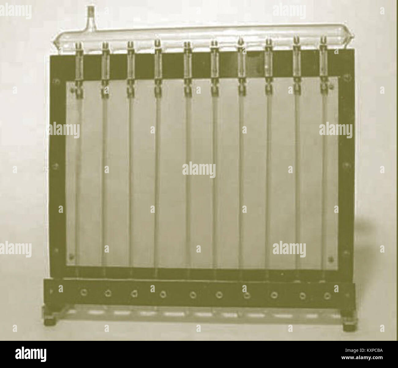 An instrument known as a Coulomètre, used in electrochemical analysis ...