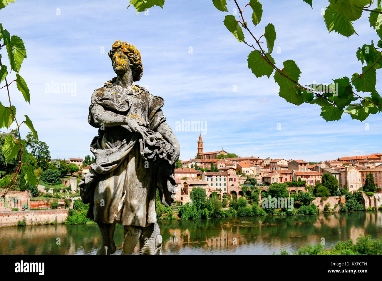 Albi, Tarn, Occitanie, France. View of buildings beside the River Tarn ...