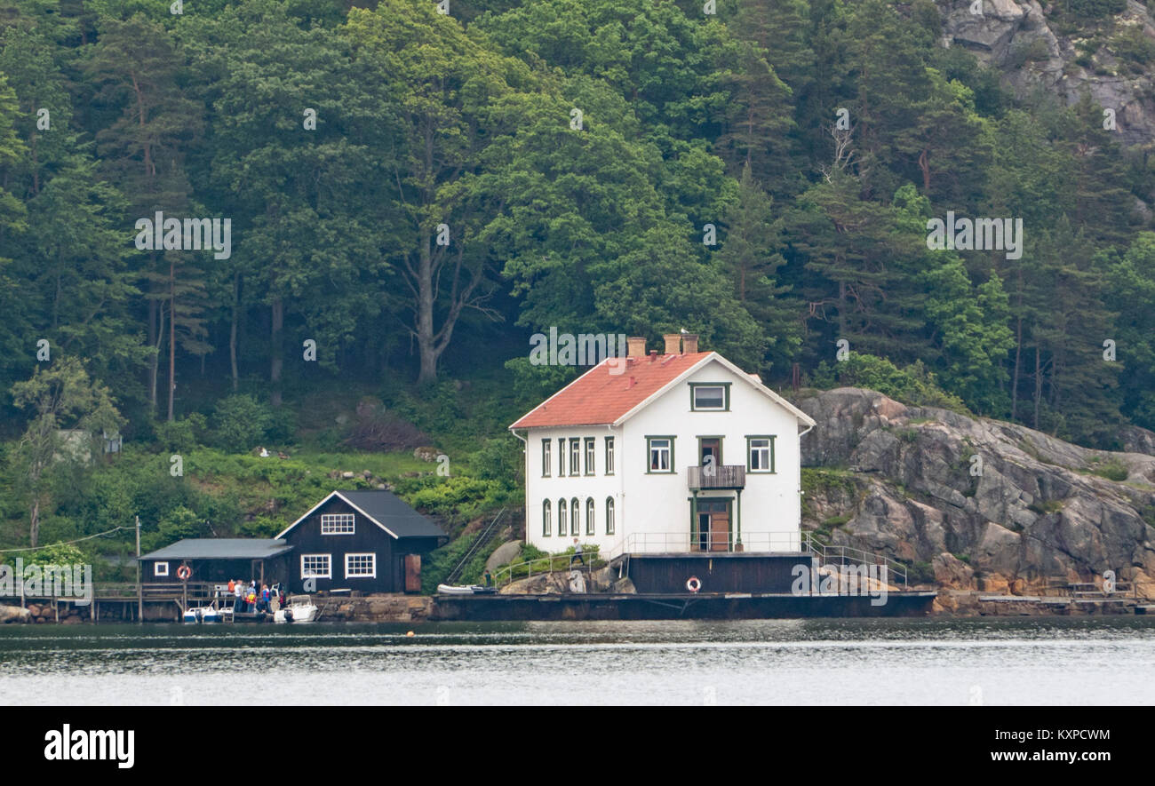 This image represents a scene from the Born marine research station, an ...