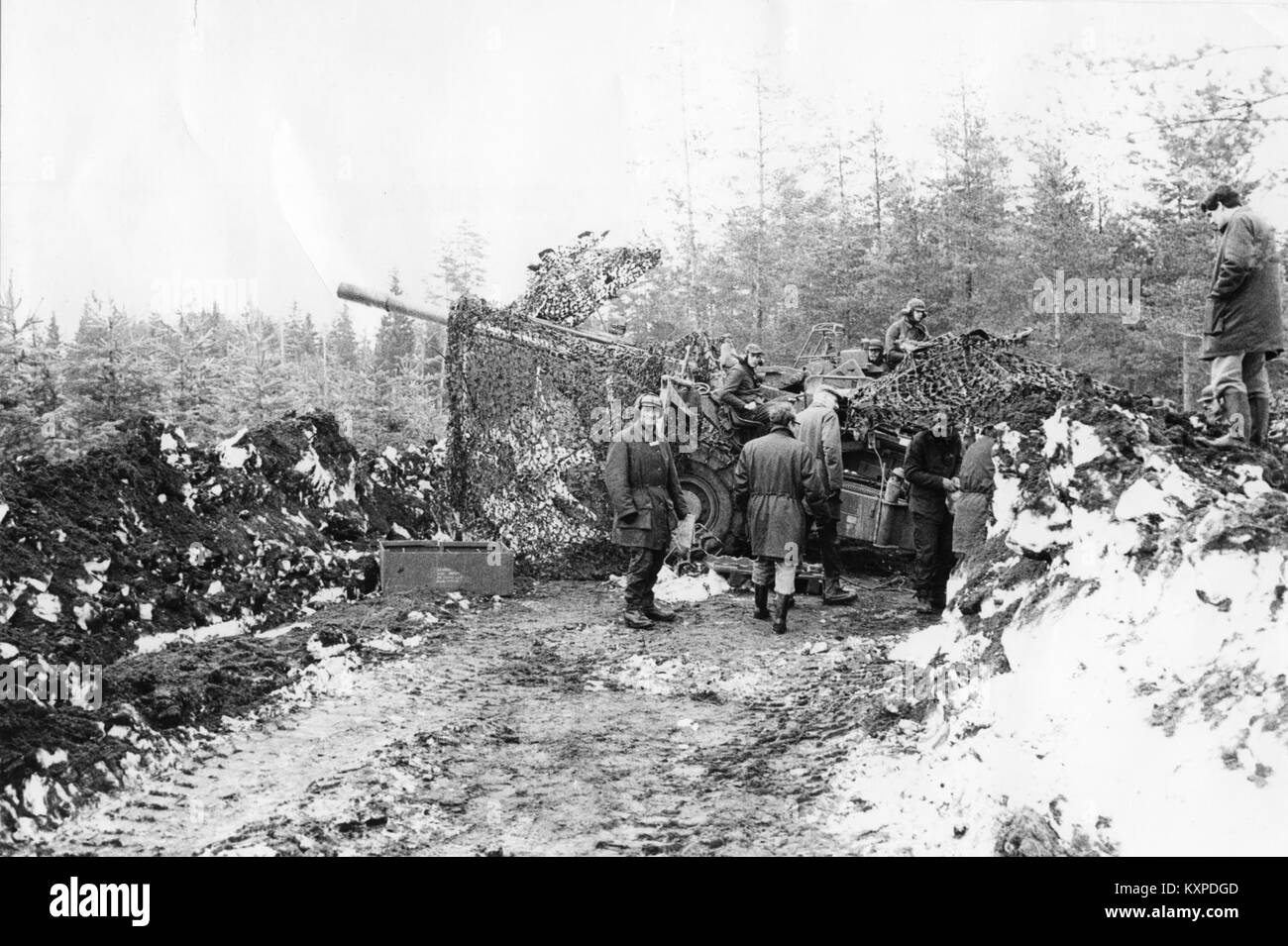 Photograph of the Bofors Field Howitzer 77, used by the Artillery ...