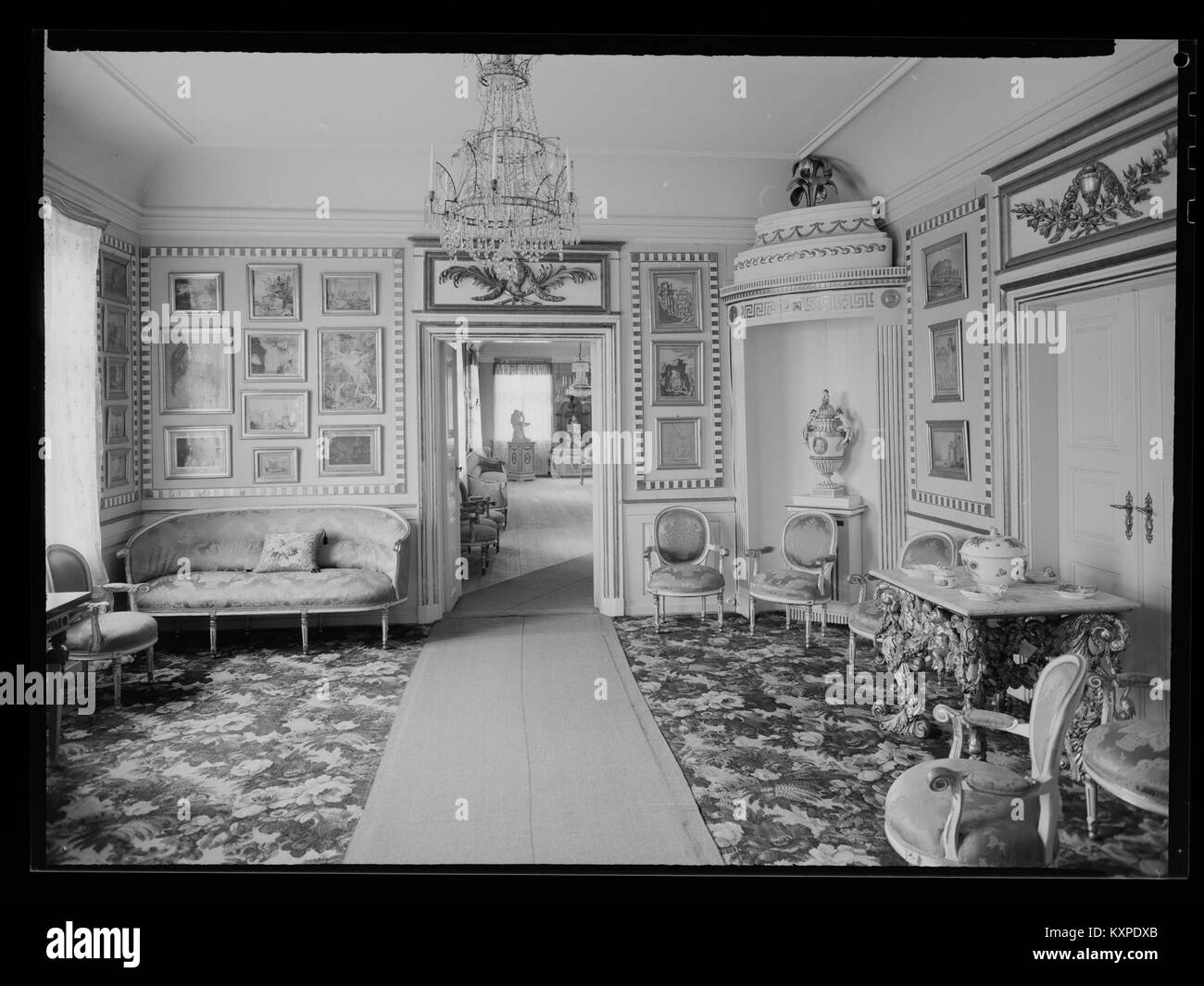 This image depicts the 'Rosa rummet' (Pink Room) in the Bogstad ...