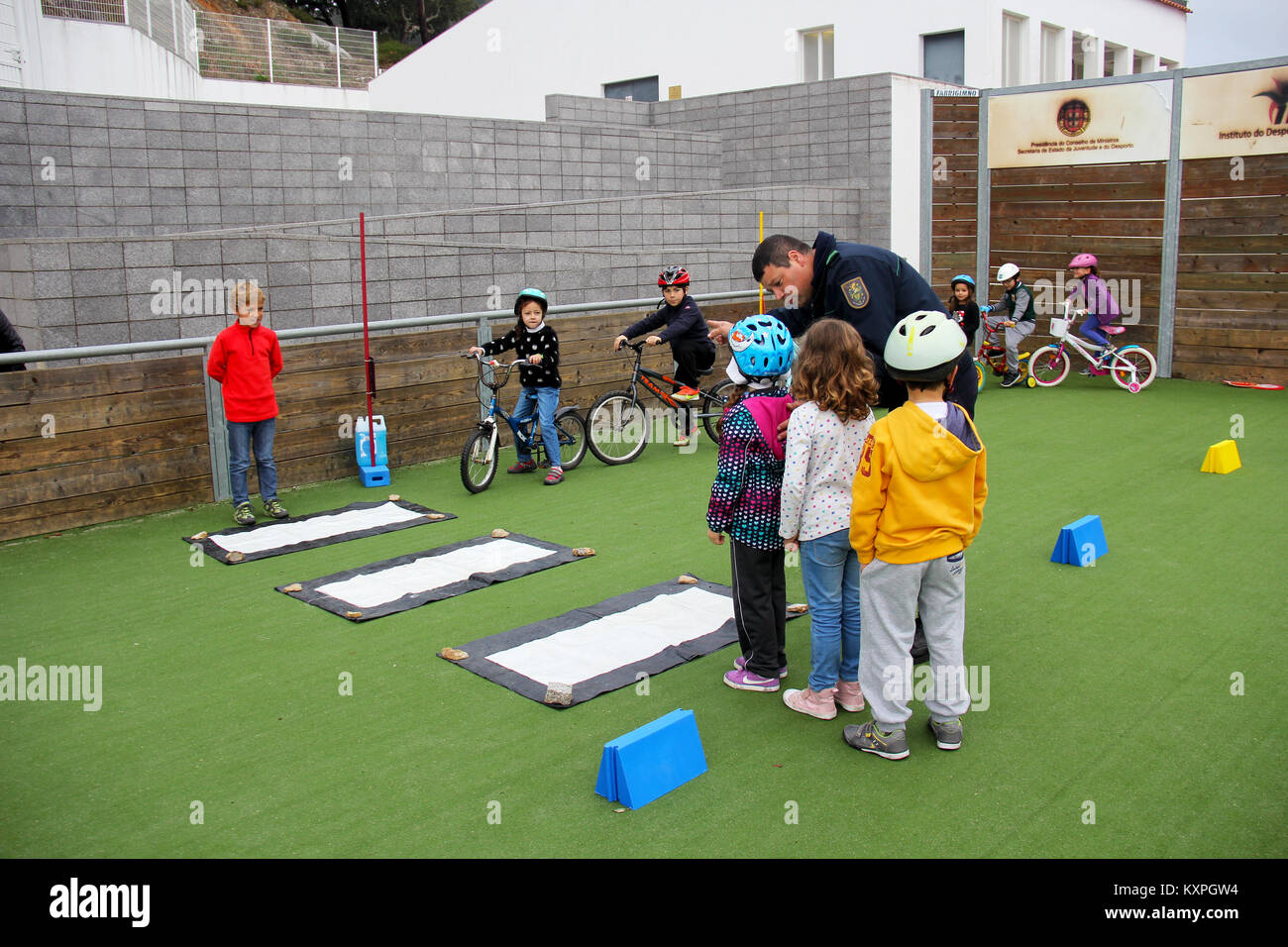 Children portugal activity hi-res stock photography and images - Alamy