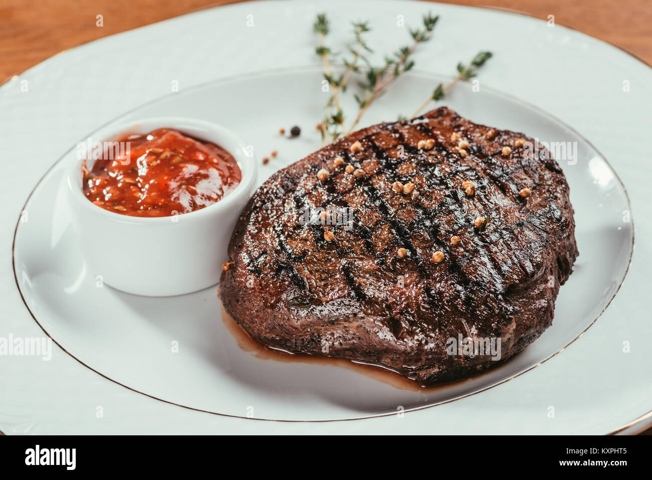 Plate laying hi-res stock photography and images - Alamy