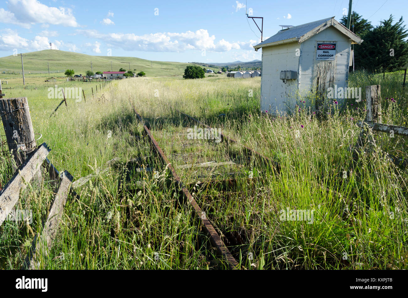 Overgrown railway track hi-res stock photography and images - Alamy