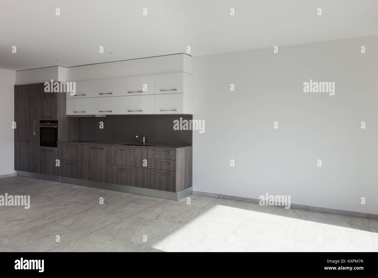 Empty kitchen apartment hi-res stock photography and images - Alamy