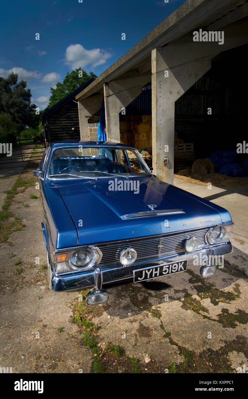 1972 Ford Zephyr classic British executive saloon Stock Photo - Alamy