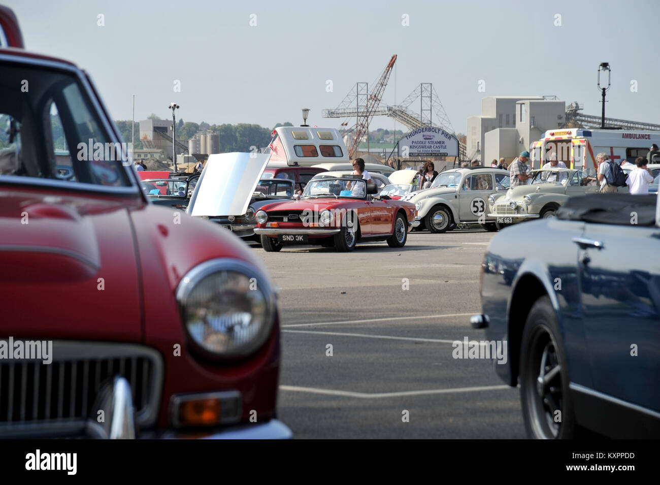 Chatham dockyard classic car show hi-res stock photography and images ...