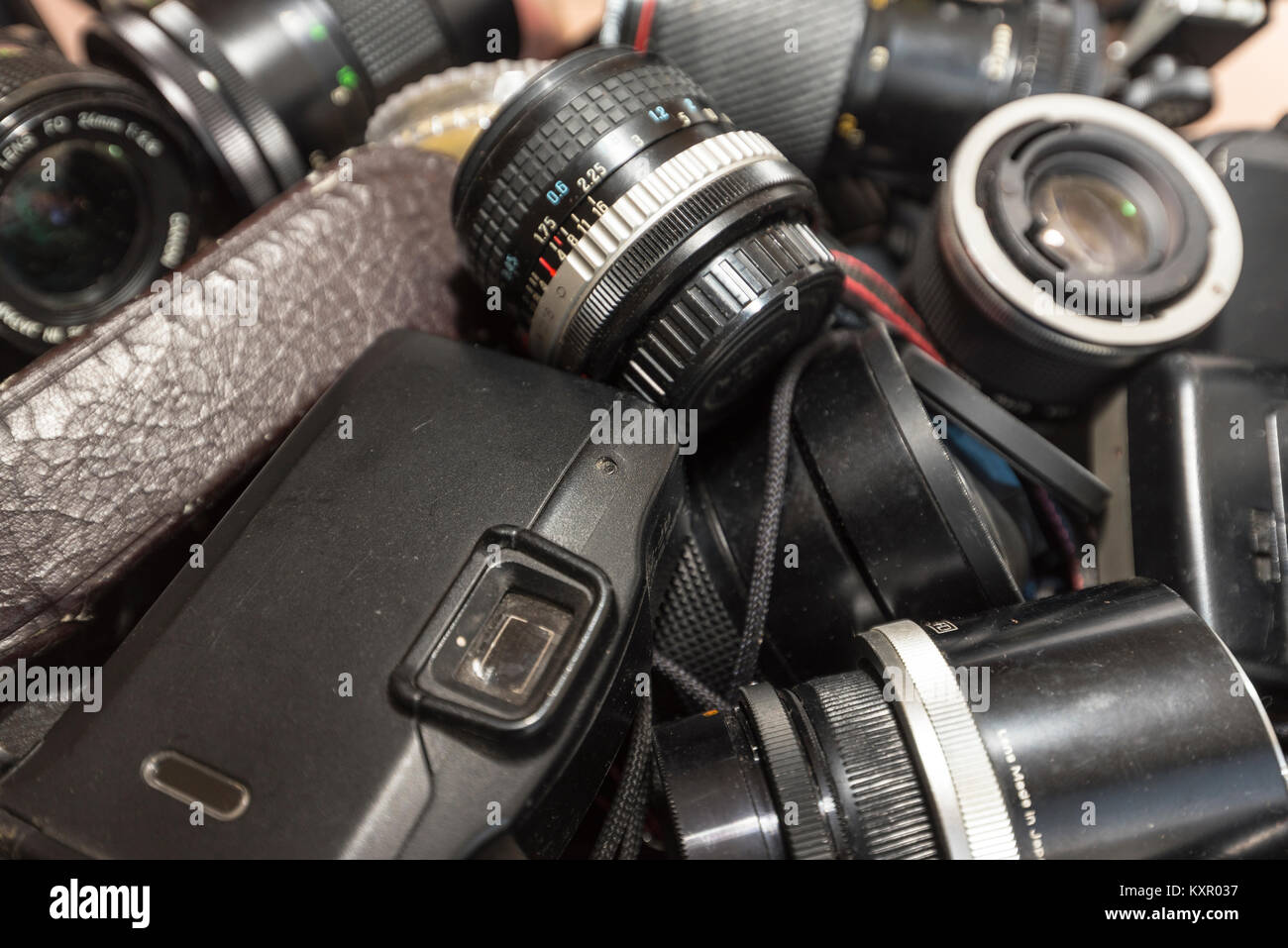 Collection of canon cameras hi-res stock photography and images - Alamy