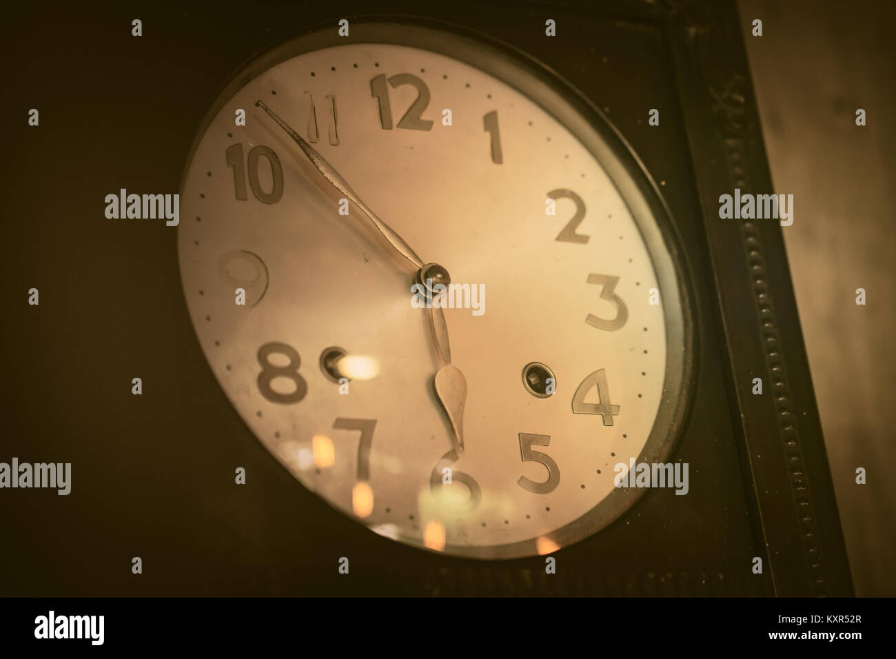 Clock background hi-res stock photography and images - Alamy