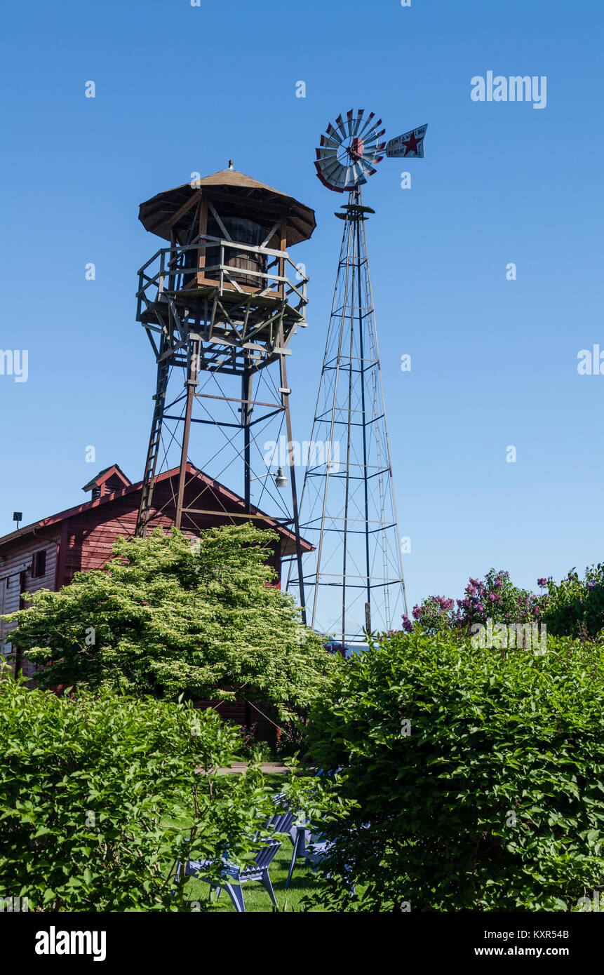 Water tower windmill hi-res stock photography and images - Alamy