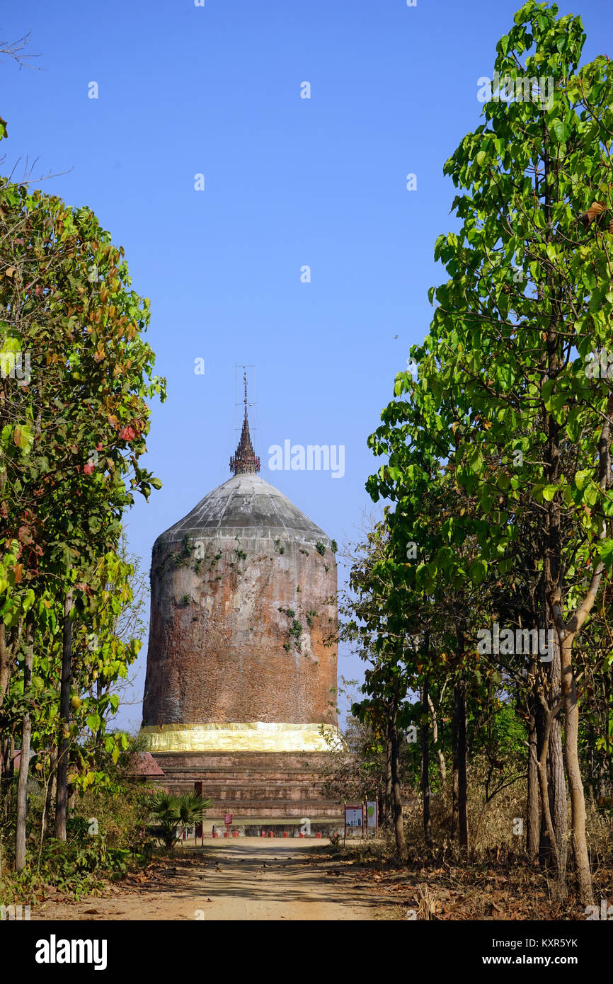PYU, MYANMAR - CIRCA APRIL 2017 Bawbawgy Pagoda Stock Photo - Alamy