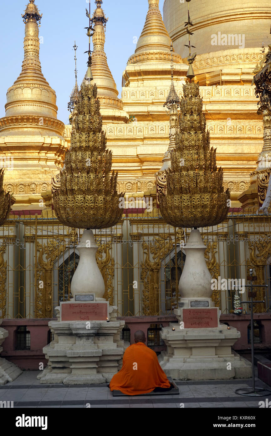 PYAY, MYANMAR - CIRCA APRIL 2017 Shwesandaw Pagoda Stock Photo - Alamy