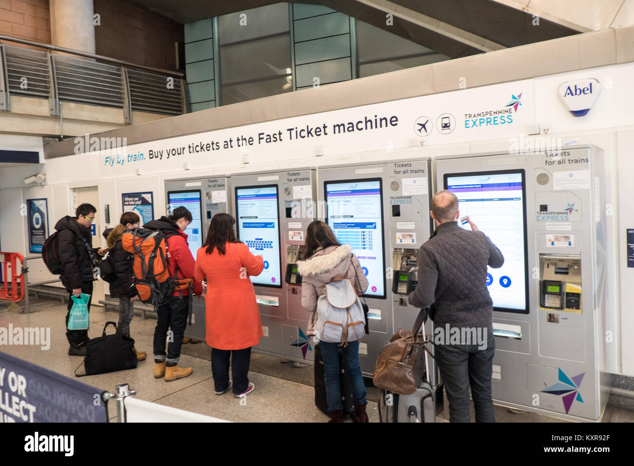 Manchester airport train station hi-res stock photography and images ...