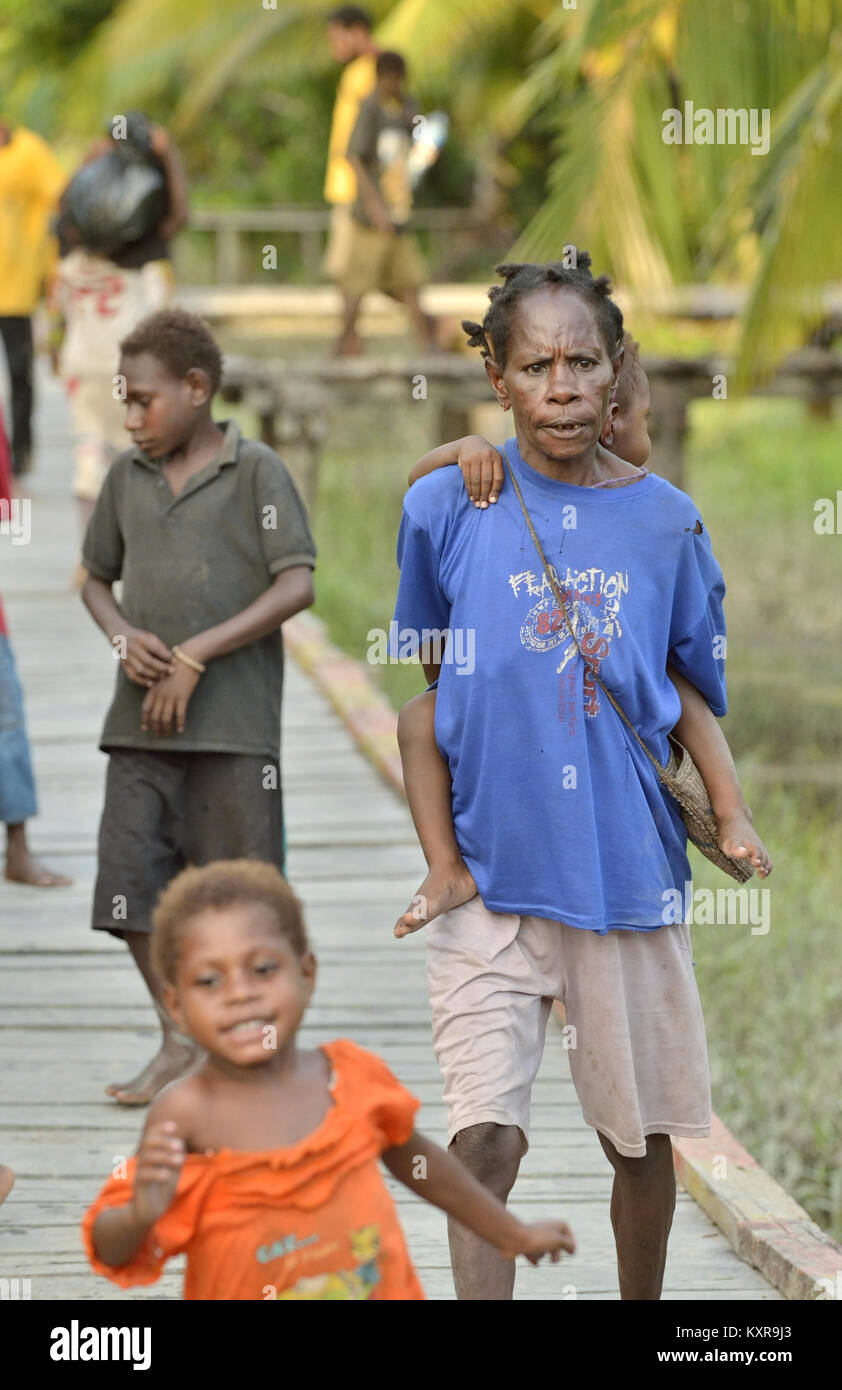 Papuan people hi-res stock photography and images - Alamy