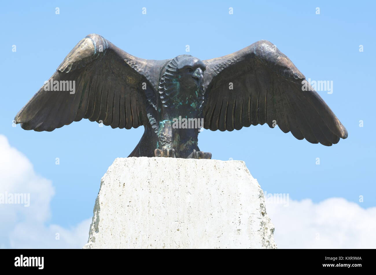 Turul statue hi-res stock photography and images - Alamy