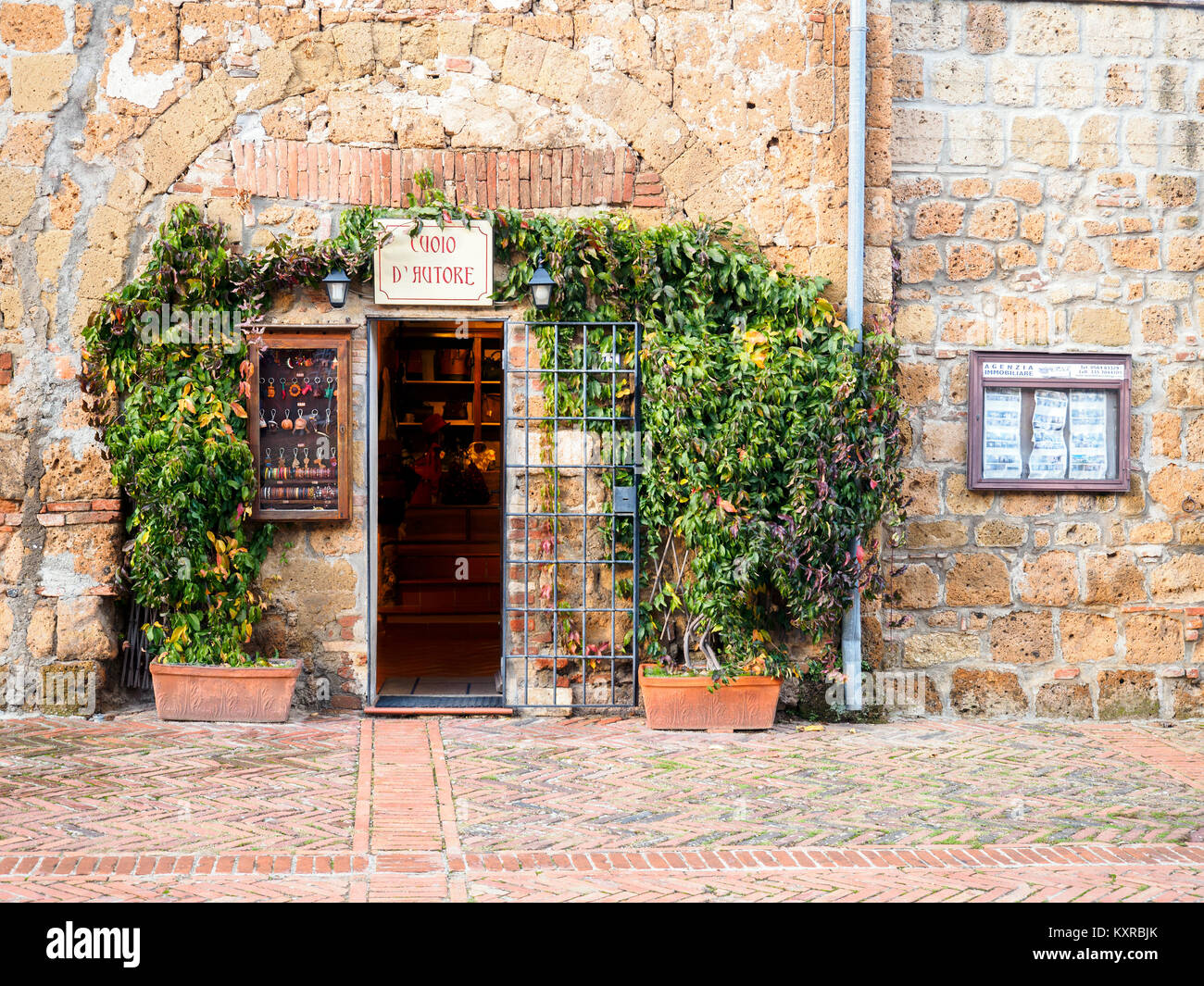 Leather shop hi-res stock photography and images - Alamy