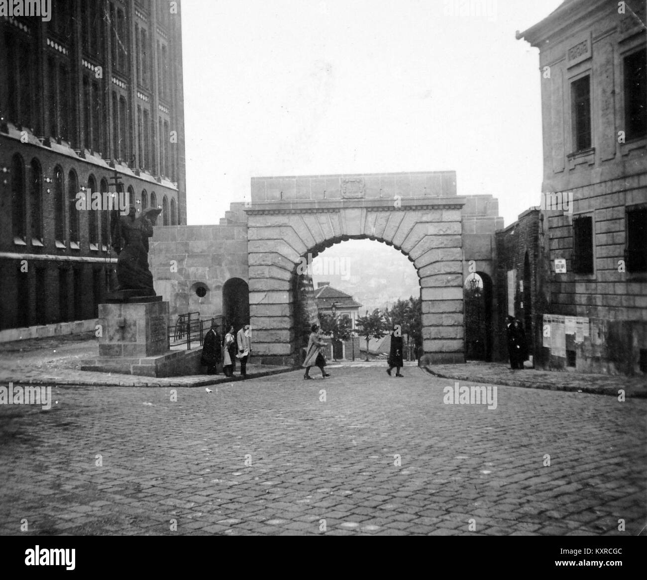 Vienna gate budapest hi-res stock photography and images - Alamy