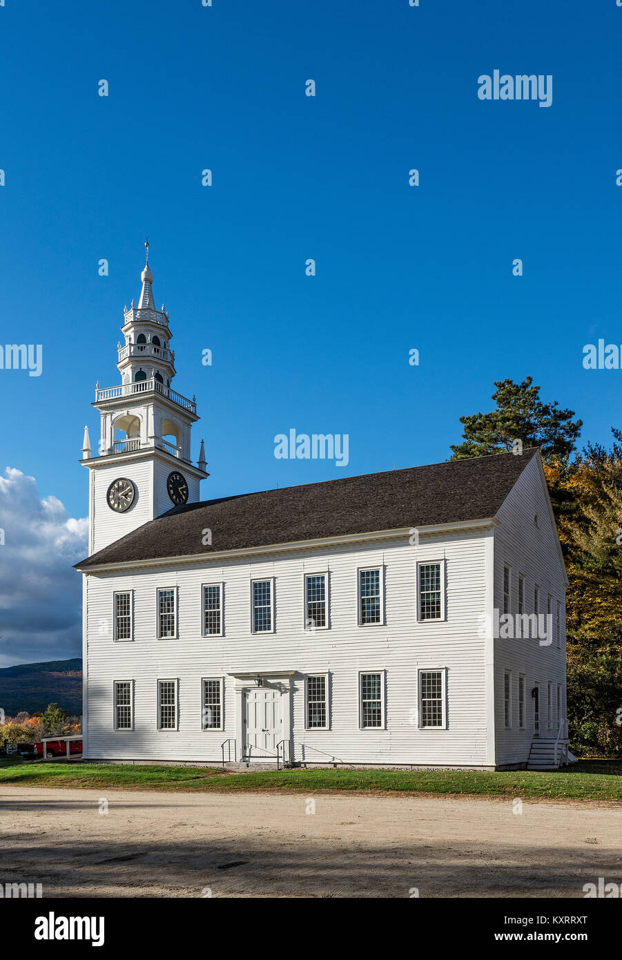 Traditional new england churches hi-res stock photography and images ...