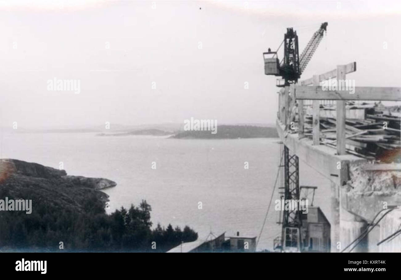 The image depicts the construction of the Alm Bridge on August 31, 1958 ...