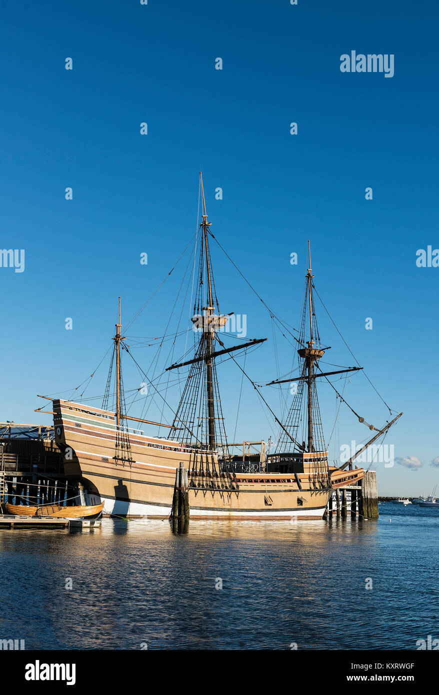 Mayflower II is a replica of the 17th-century ship Mayflower ...