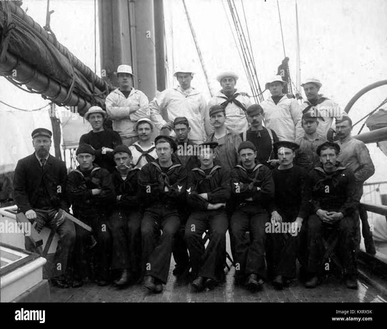 Ship crew 1900 hi-res stock photography and images - Alamy
