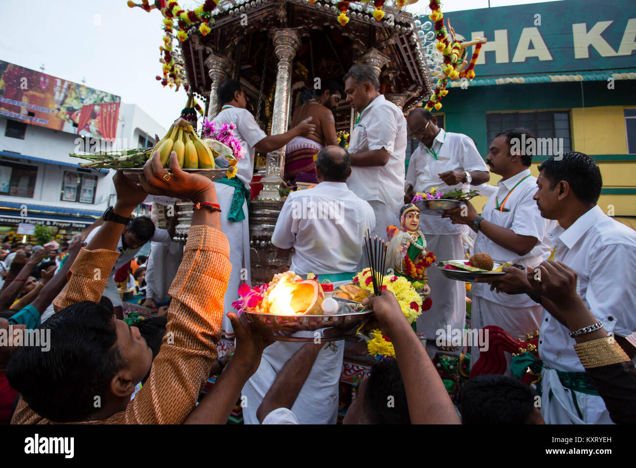 Indian chariot procession hi-res stock photography and images - Alamy