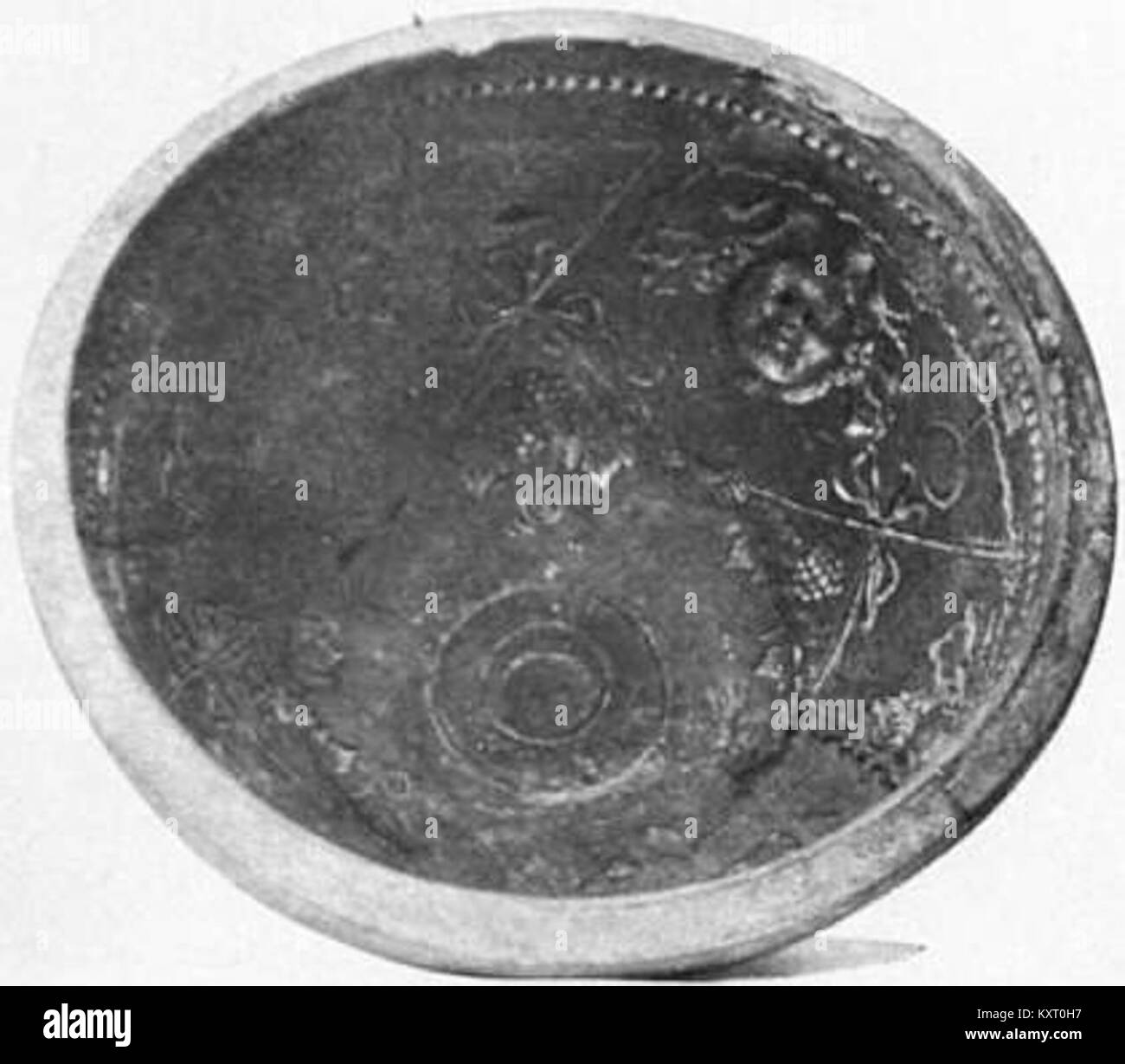 Illustration from the 1911 Encyclopaedia Britannica showing a mould ...