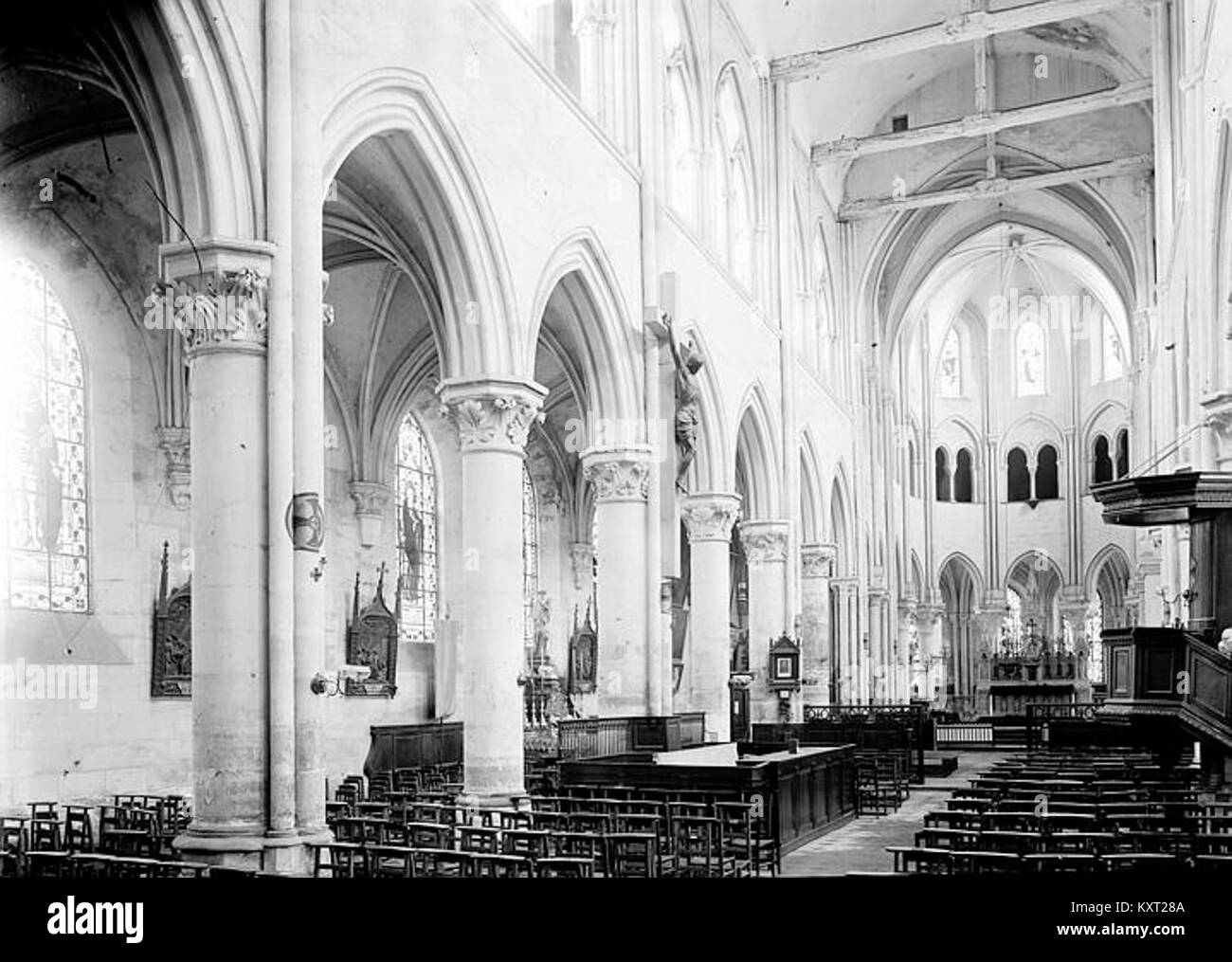 Nave of a church hi-res stock photography and images - Alamy