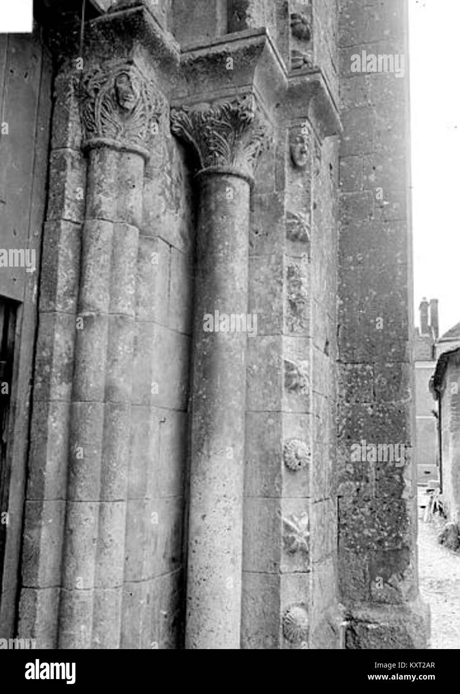 Side door building Black and White Stock Photos & Images - Alamy