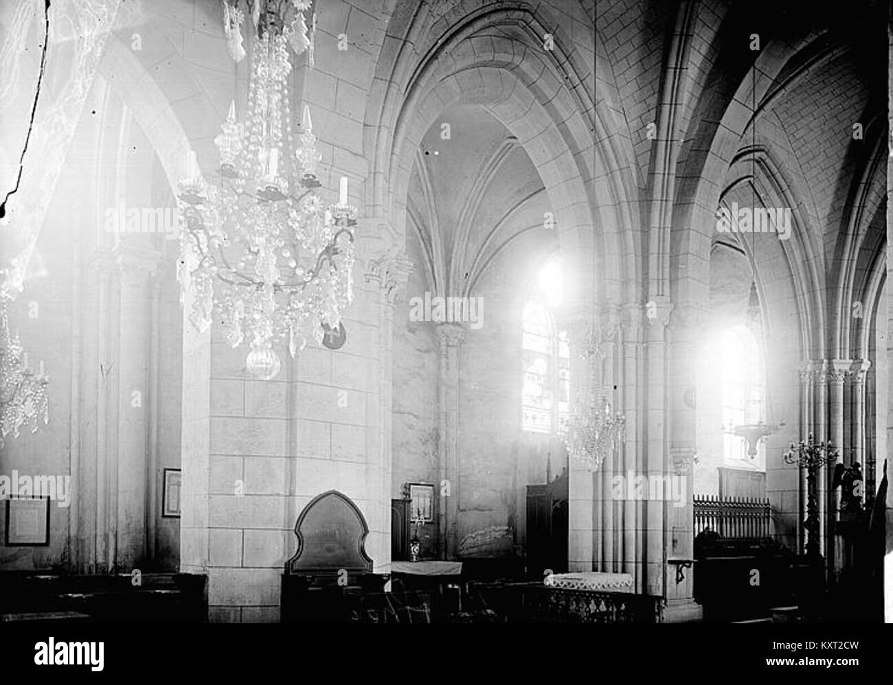 Gothic clerestory windows Black and White Stock Photos & Images - Alamy