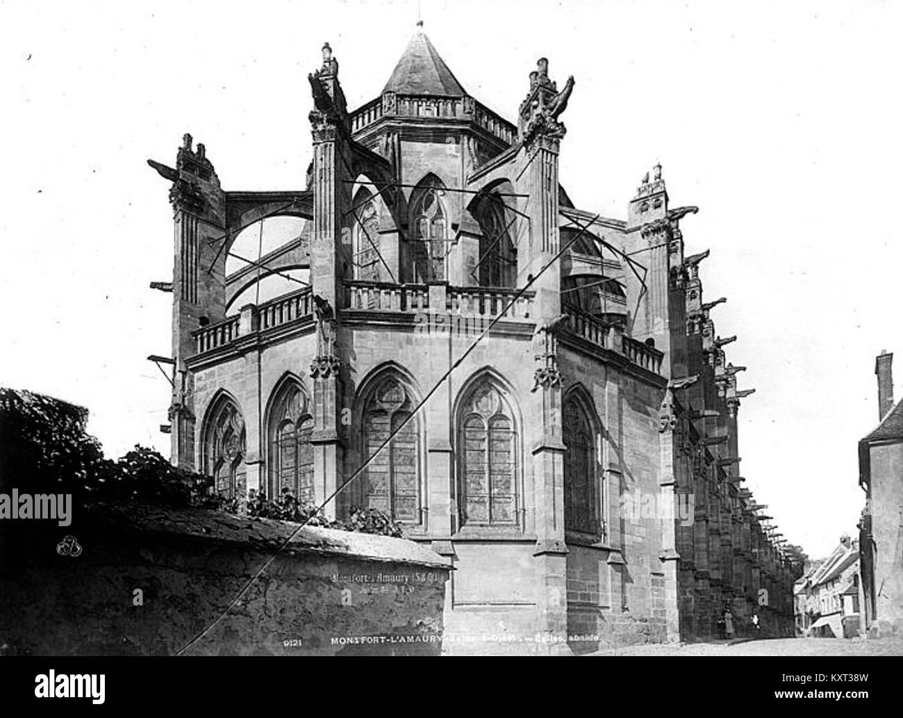 This image depicts the apse of the Church of Saint-Pierre in Montfort-l ...