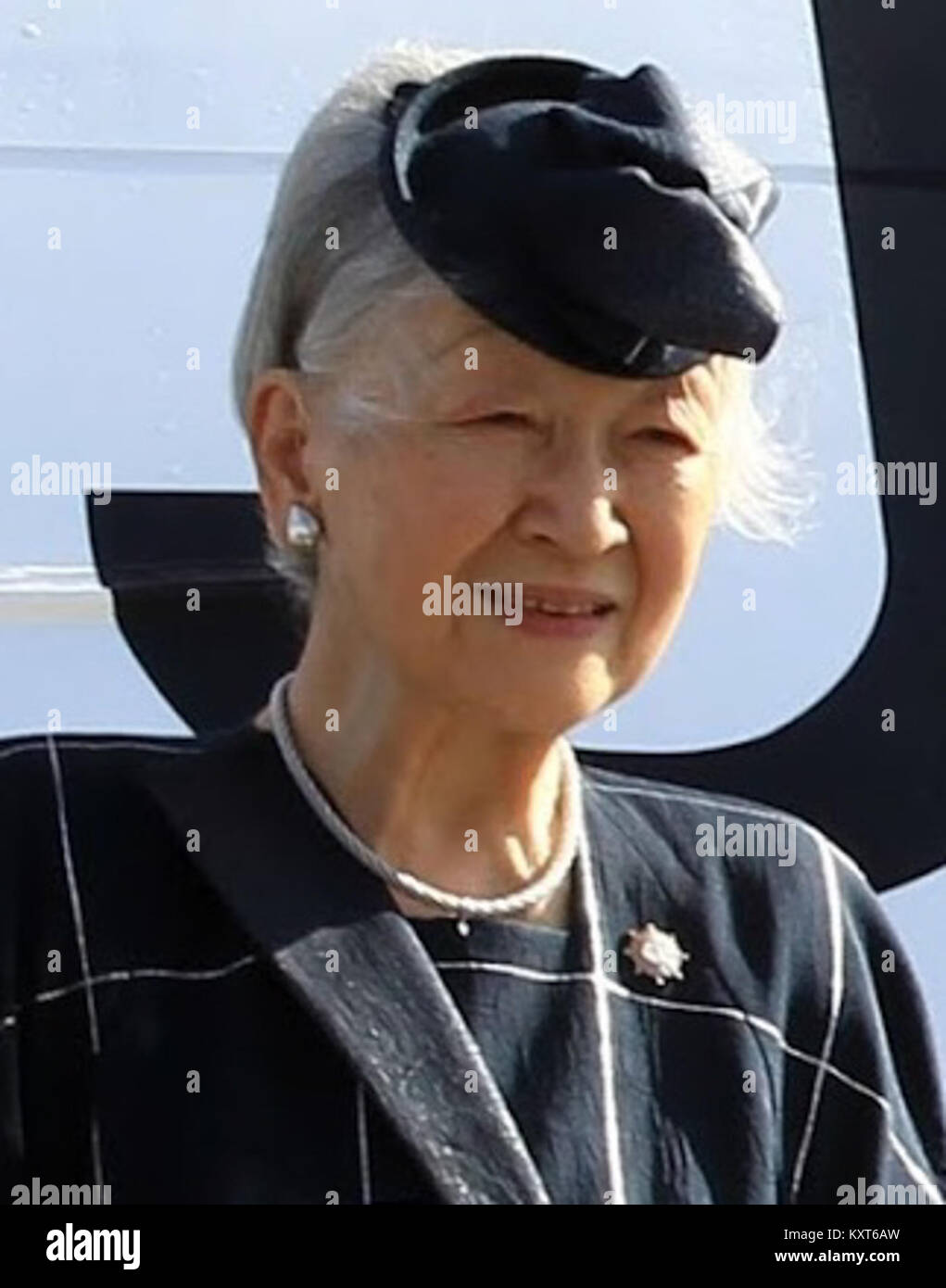 Empress Michiko at the Manila International Airport 012616 (cropped ...