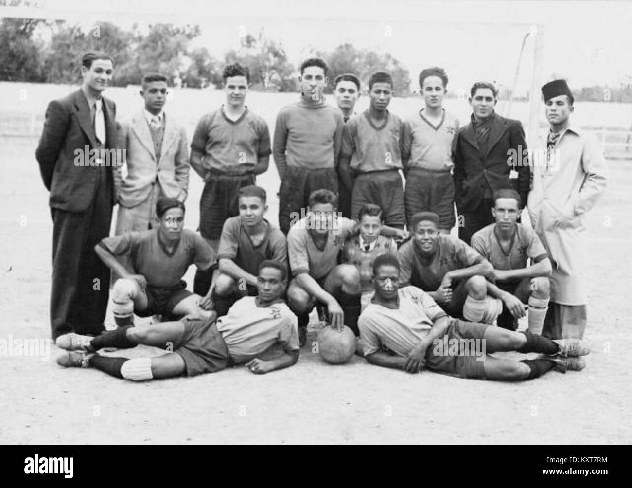 Equipe du Mouloudia Club d'Oujda 1947 Stock Photo - Alamy