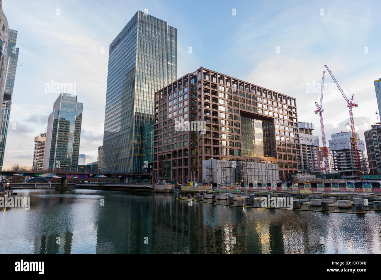 J p morgan canary wharf hi-res stock photography and images - Alamy
