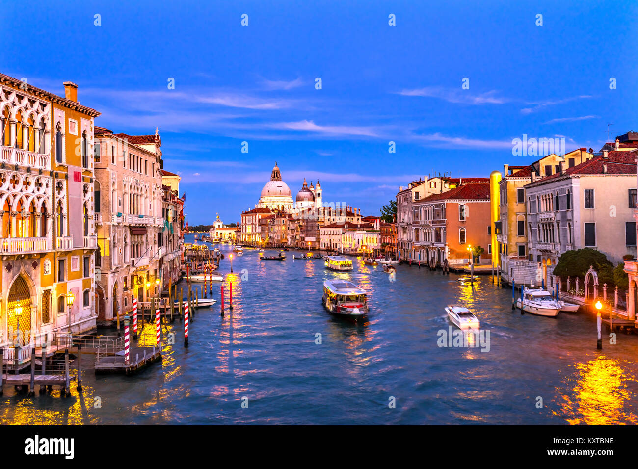 Ponte della academia venice hi-res stock photography and images - Alamy