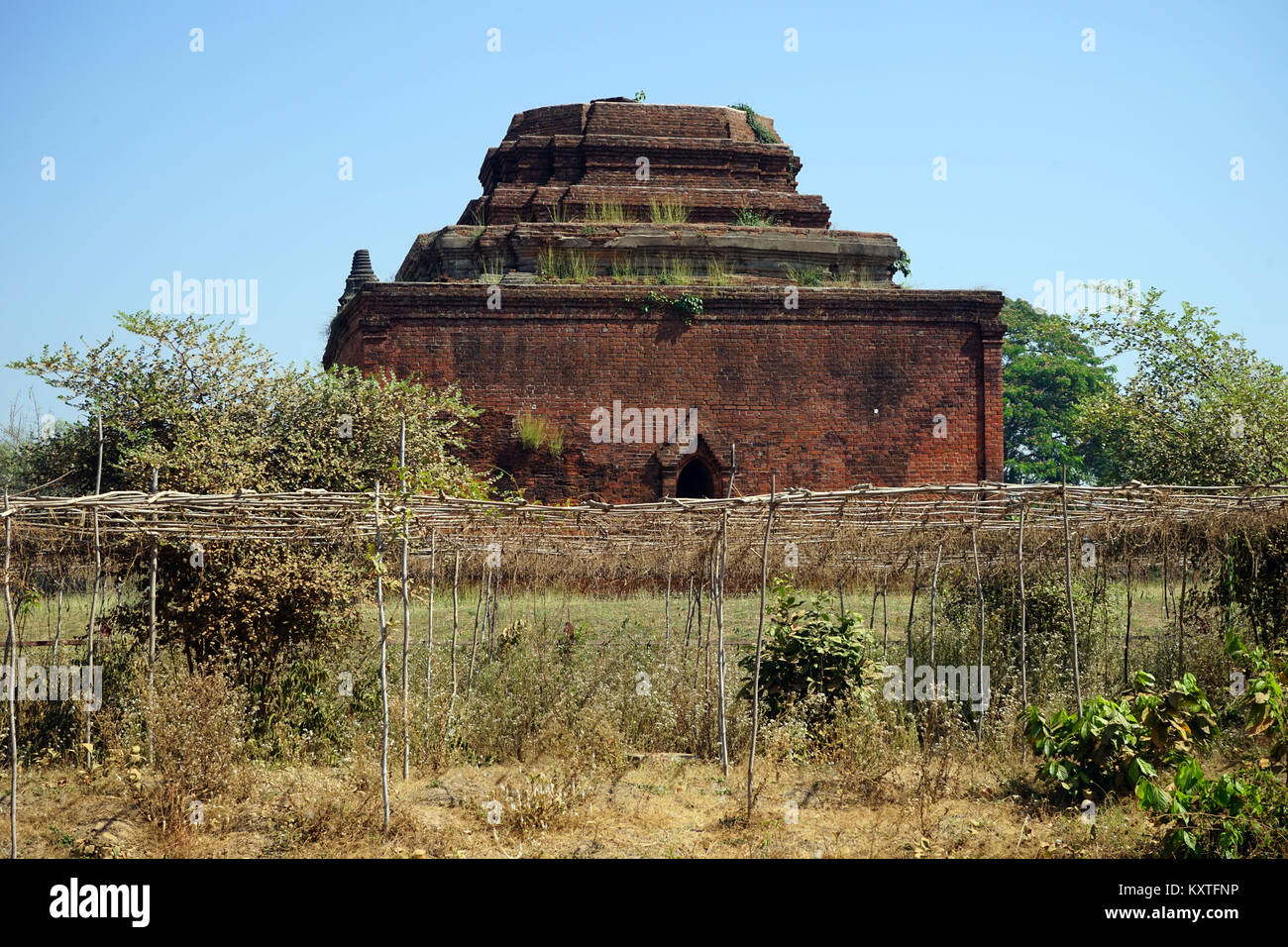 Pyu, MYANMAR - CIRCA APRIL 2017 Payahtaung Pagoda Stock Photo - Alamy