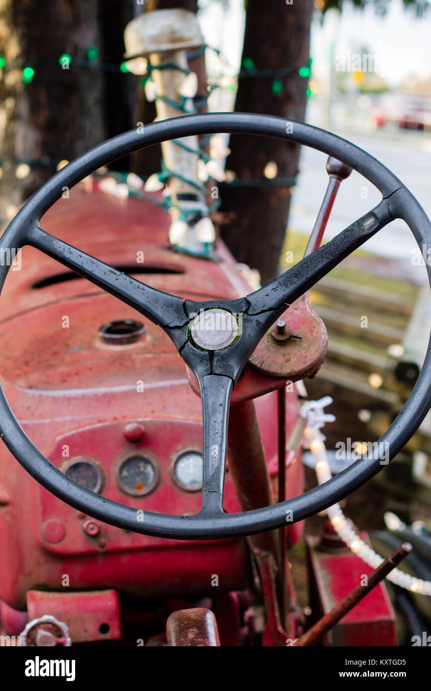 Lights farm barn hi-res stock photography and images - Alamy