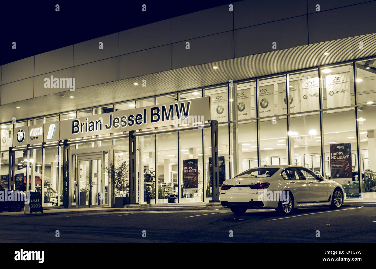 Showroom reception hi-res stock photography and images - Alamy